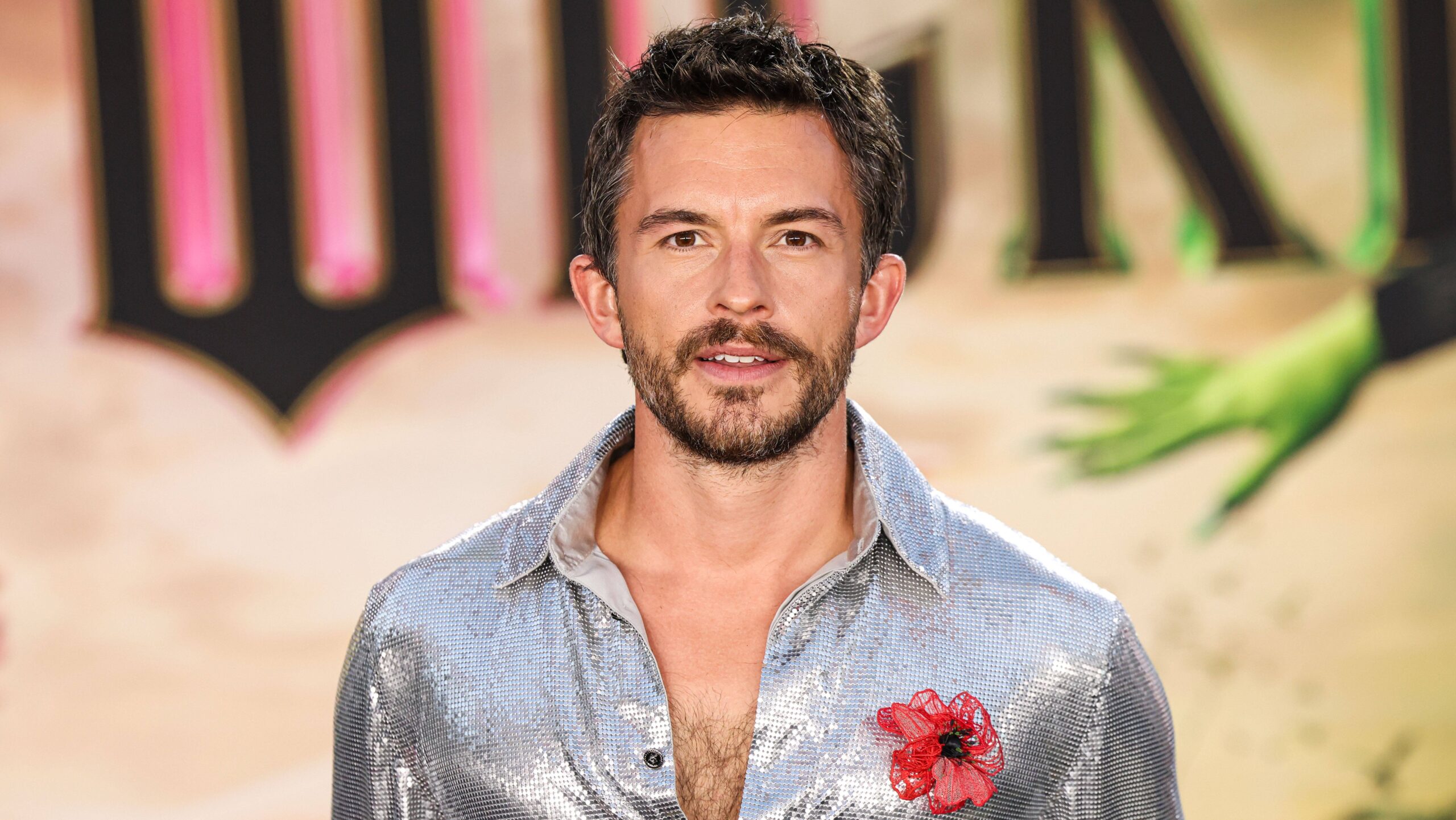 Jonathan Bailey Becomes First Openly Gay Man Crowned ‘Sexiest Man Alive ...
