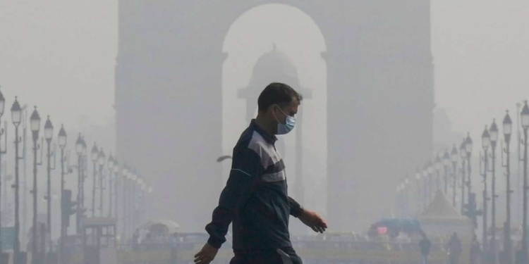 Delhi AQI Today: Thick Smog Engulfs City as Over 10 Areas Record ...