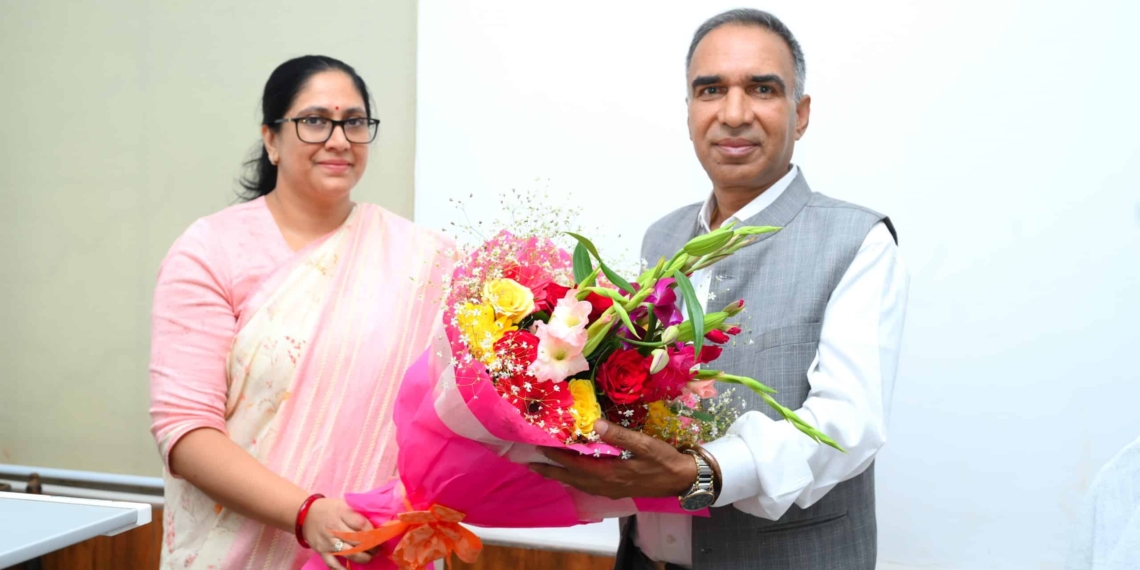 Suresh Kumar Vashishth Principal Secretary Takes Charge - Pragativadi I ...