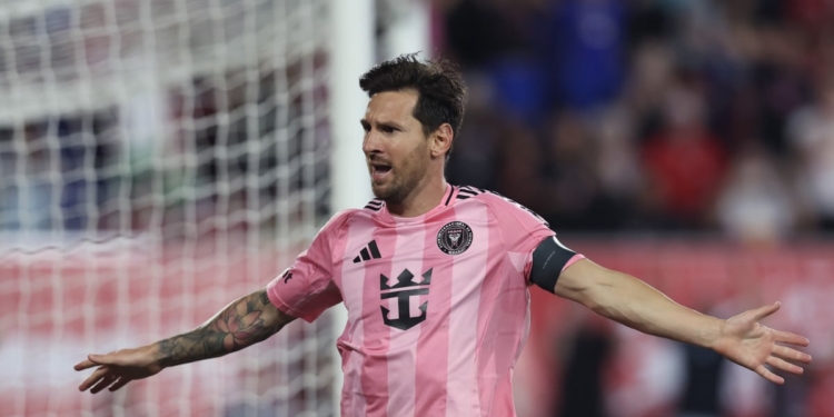 Lionel Messi Breaks Record with Fastest 900 Goals, Surpasses Cristiano ...